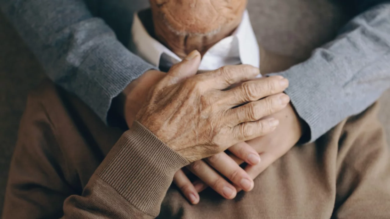 Caring for elderly parents from afar | Mumsnet